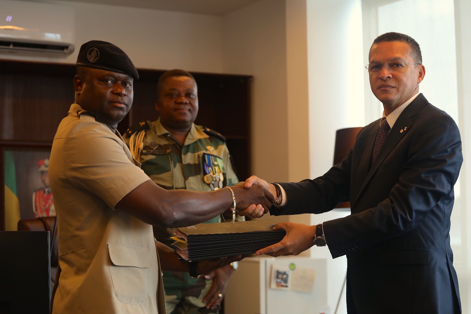 Passation de charge et rentrée solennelle du nouveau Directeur de la ...